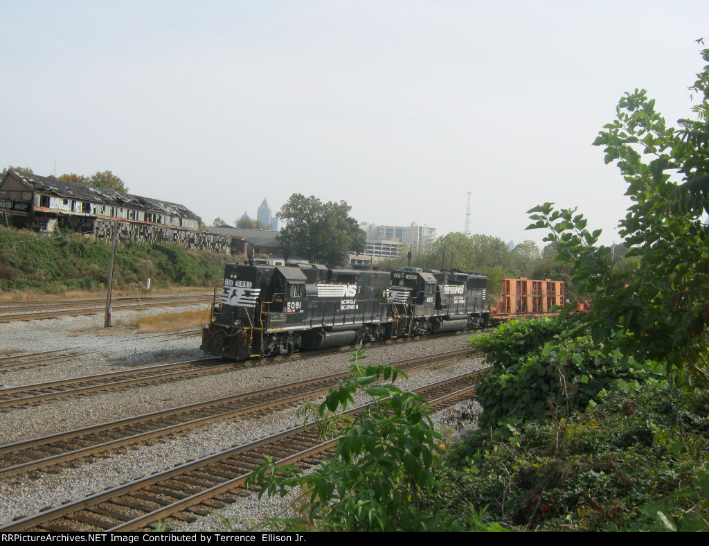 NS GP38-2 5091 & NS GP59 4615